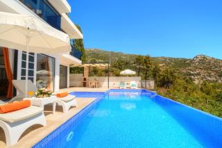 Villa Mabel - Jakuzili Kiralık Balayı Villası | Tatil Villam